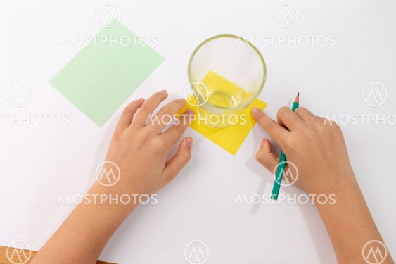 "how make circle from paper,..." by elena abrosimova - Mostphotos