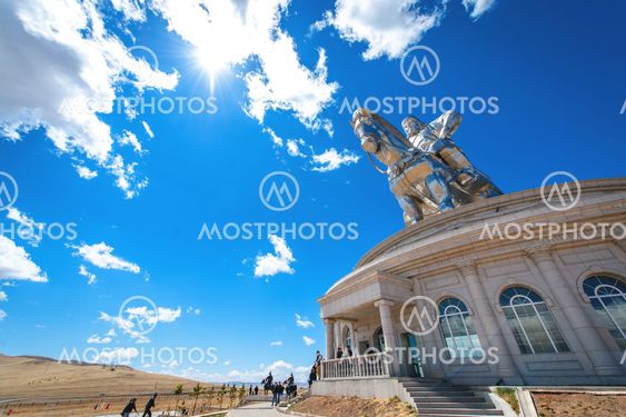 "The world's largest statue..." af Mark Agnor - Mostphotos