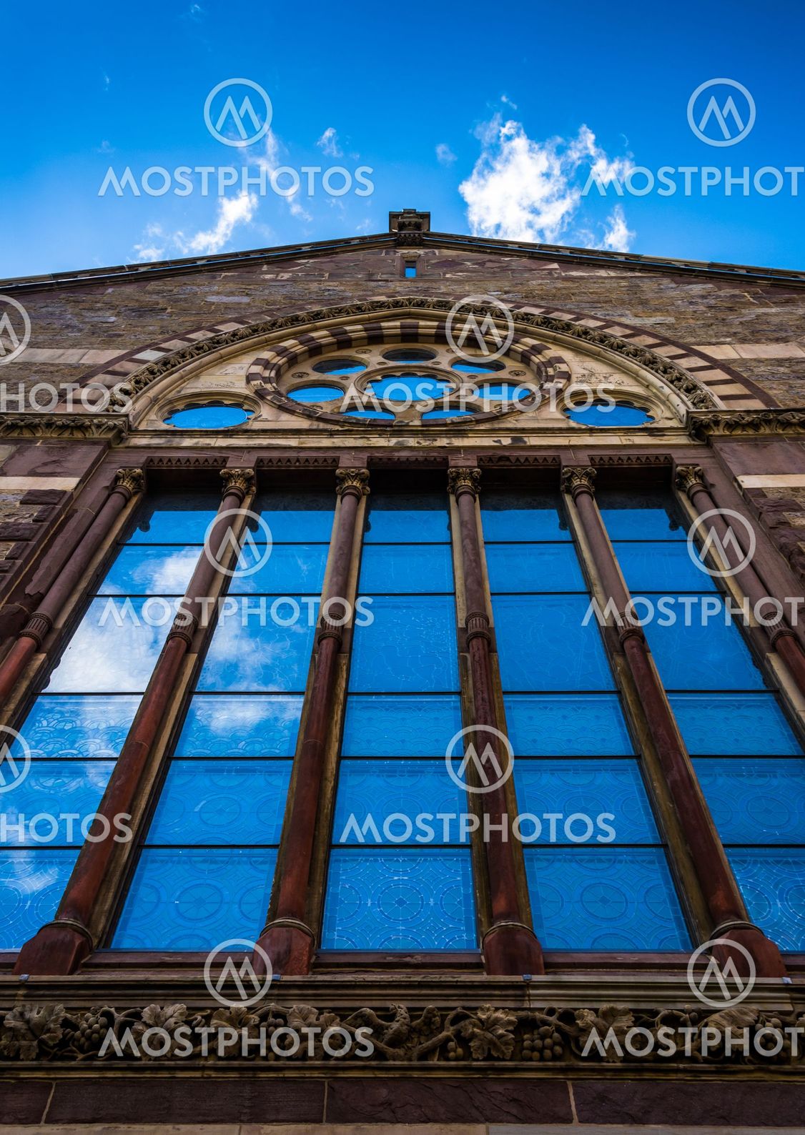 "Side of a church in Boston,..." by Jonathan Bilous - Mostphotos