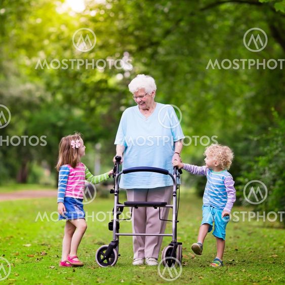 "Grandmother with walker pla..." av AnastasiaV - Mostphotos