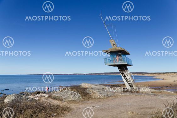 "Baywatch tower in Tylösand...." av Jakub Pelka - Mostphotos