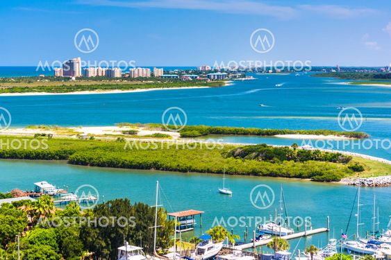 "View of Ponce Inlet and New..." av Jonathan Bilous - Mostphotos