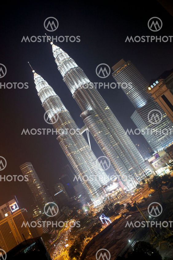 "The twin Towers of the Petr..." fra Tony Bozzard - Mostphotos