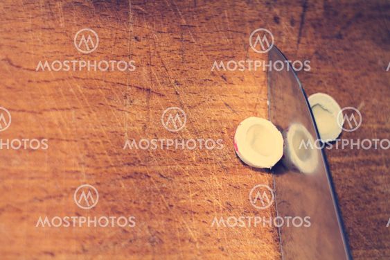 Vladimir Savin:n kuva "The empty white chewing gum..." - Mostphotos