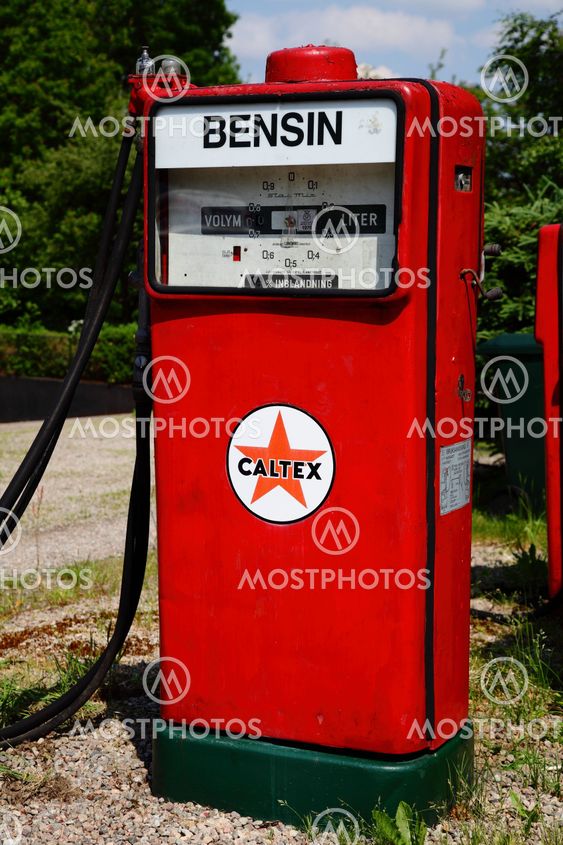 "Caltex bensin pump" av JHW - Mostphotos