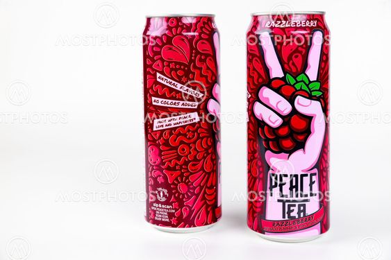 "Coca-Cola tea cans with the..." fra Olesya Semenov - Mostphotos