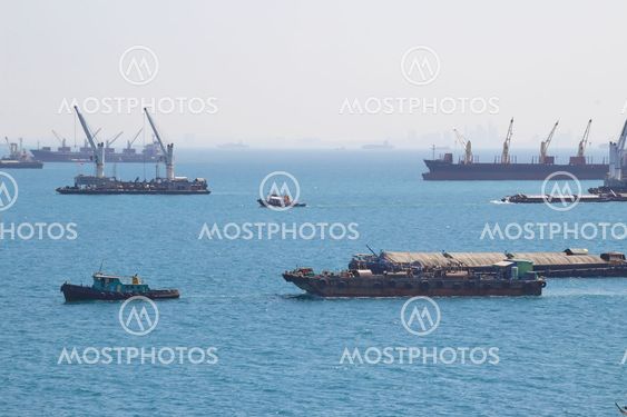 "Barge Ship, Cargo Ship, Oce..." by Suriya Desatit - Mostphotos