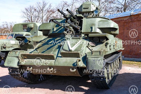 "Soviet anti-aircraft self-p..." fra Viktor Karasev - Mostphotos