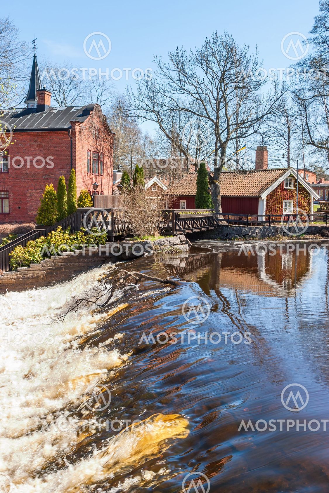 "Vattenfall i ån Tidan i Tid..." av Lars Johansson - Mostphotos