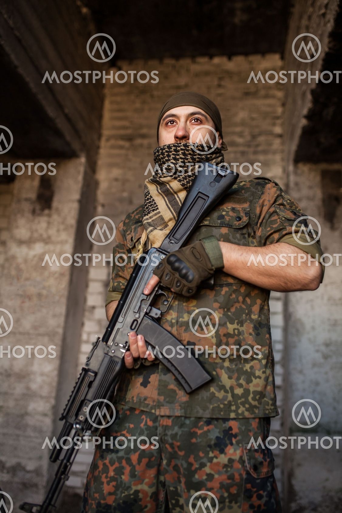"The Arab soldier with the A..." av Yauhen Akulich - Mostphotos