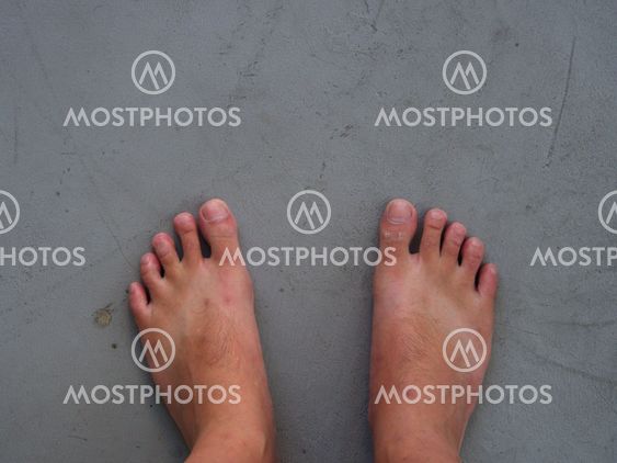 "Barefoot Top View. No Shoe...." fra Jatuphot Phuatawee - Mostphotos