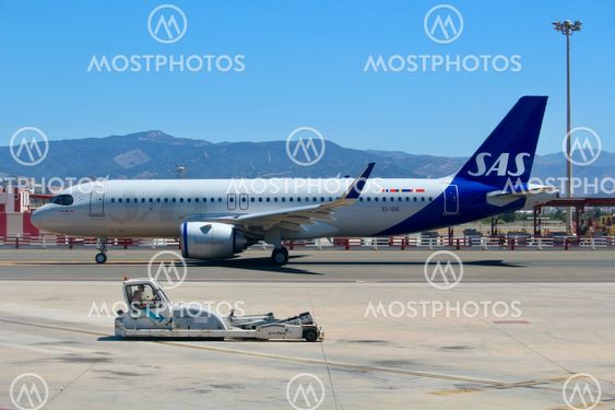"SAS flygplan" by agnetasfoton - Mostphotos