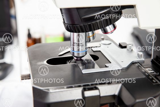 "Microscope slide with pap s..." fra Anamaria Mejia - Mostphotos