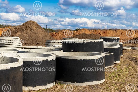 "Reinforced concrete rings f..." by Anoo - Mostphotos