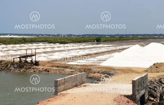 "salt farming in india" av stuart atkinson - Mostphotos