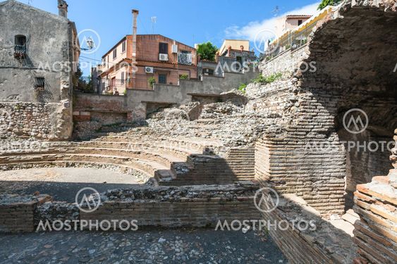 "ancient roman amphitheatre..." by Valeriy Voennyy - Mostphotos
