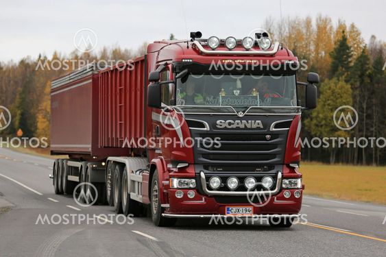 "New Scania Rig Trucking alo..." by Taina Sohlman - Mostphotos