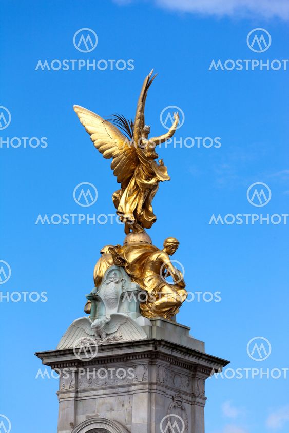 "Statue of Victory on pinnac..." af Ints Vikmanis - Mostphotos
